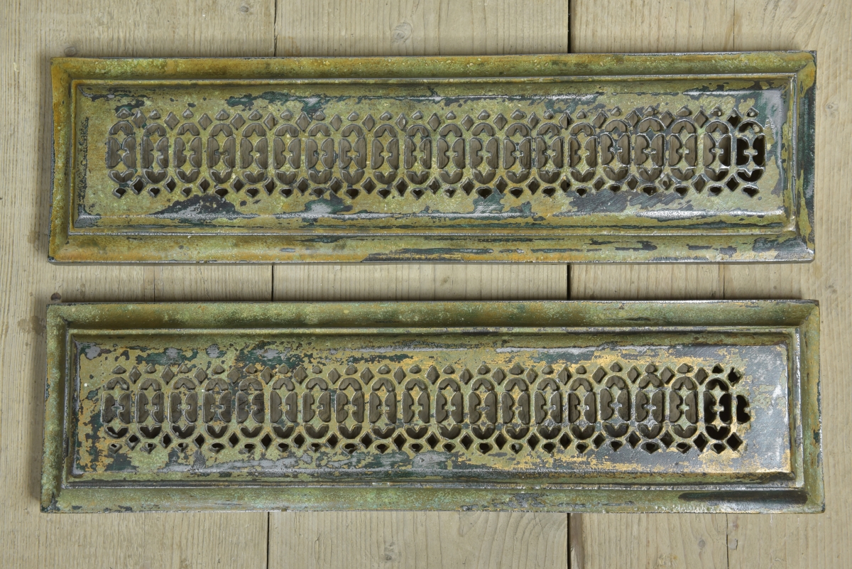 19th CENTURY CAST IRON RADIATORS-THE IVY | Haes News & Photos